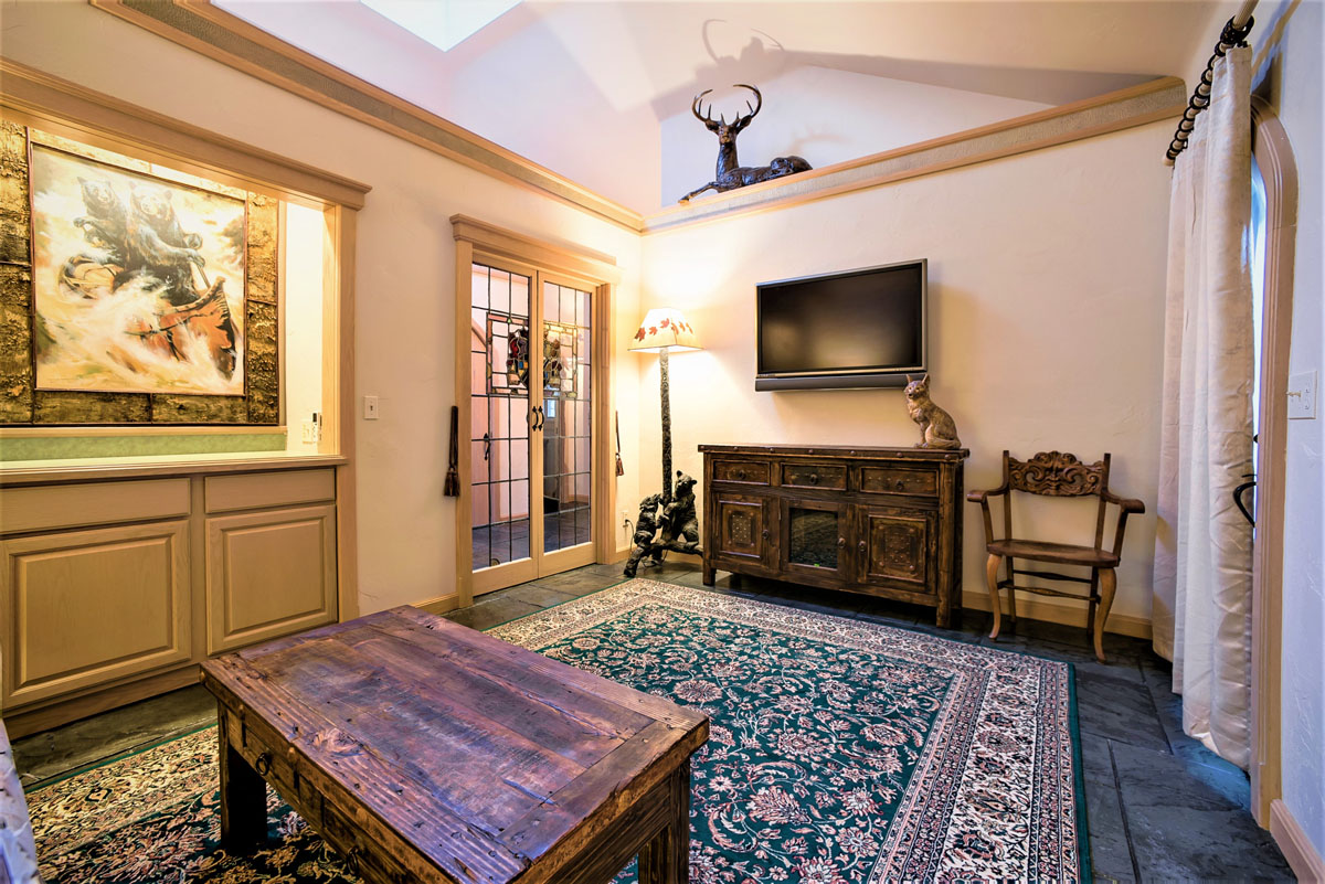 The Castle Cottage overlooking Lake George. From 895/night 4-GUESTS ...