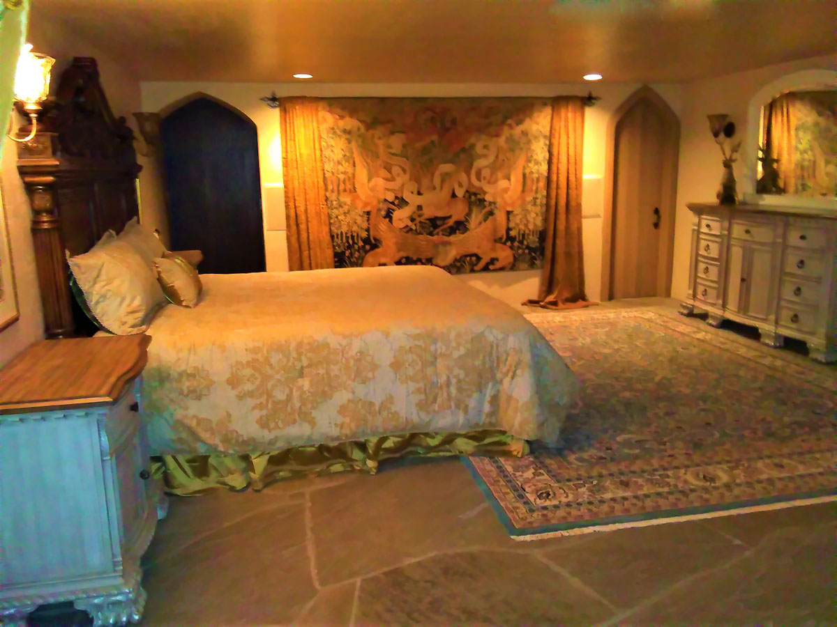 Highlands Castle overlooking Lake George! From $1790 for 2 COUPLES ...